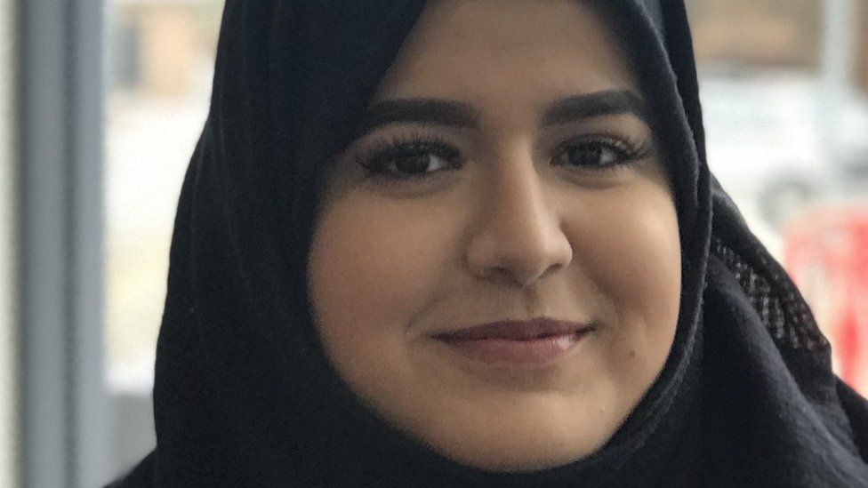 Nottingham A-level refugee 'won't give up medicine dream' - BBC News