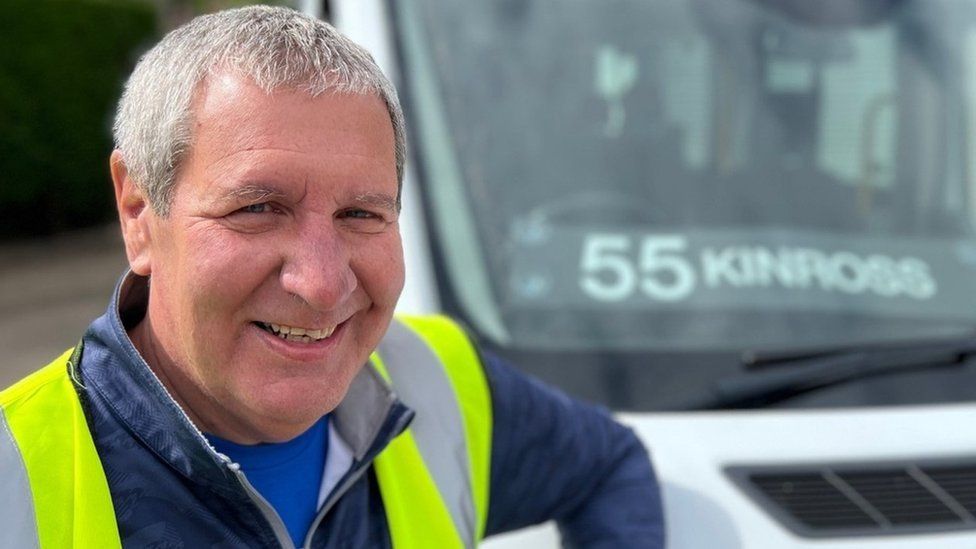 Cumbrian community bus service makes plea for volunteers - BBC News