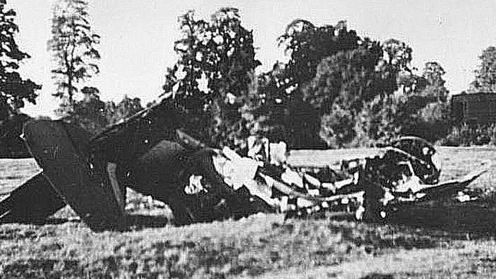 Memorial stone to pilot who saved school unveiled - BBC News