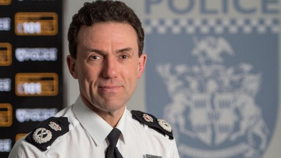 Thames Valley Police chief constable in budget cut warning - BBC News