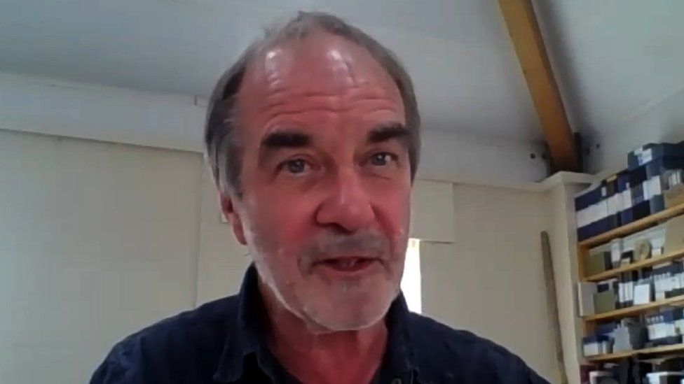 Nôl i Nyth Cacwn ar ôl dros 30 mlynedd - BBC Cymru Fyw