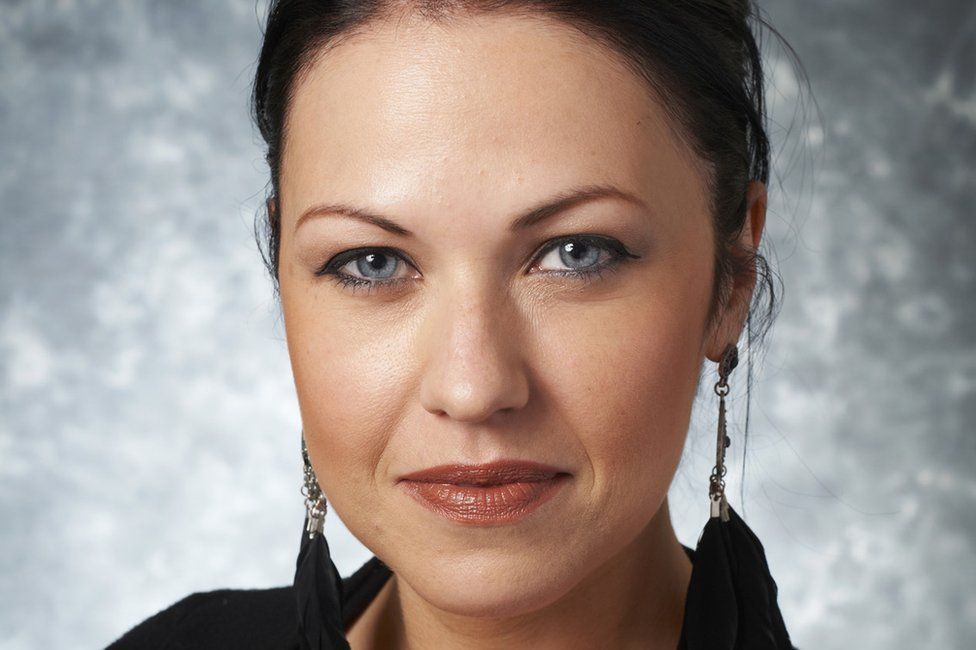 MSP Gail Ross quits council amid maternity services row - BBC News