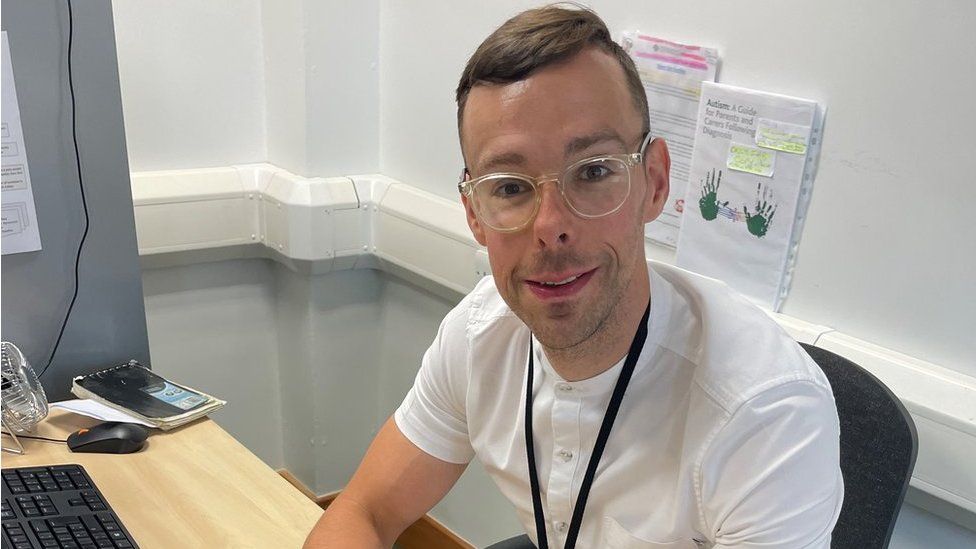 Autism: Employers ignorant about disability - autistic man - BBC News