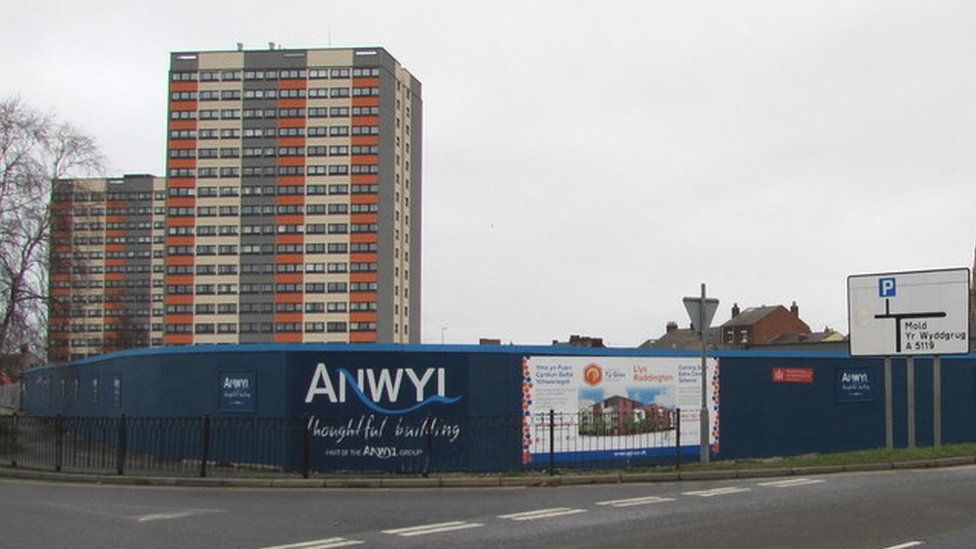 Flint town centre housing and health plans on show - BBC News