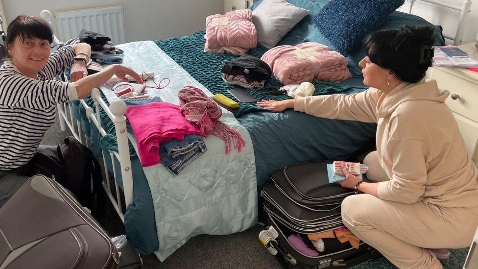 Ukrainian friends start new life together in Bridgwater - BBC News