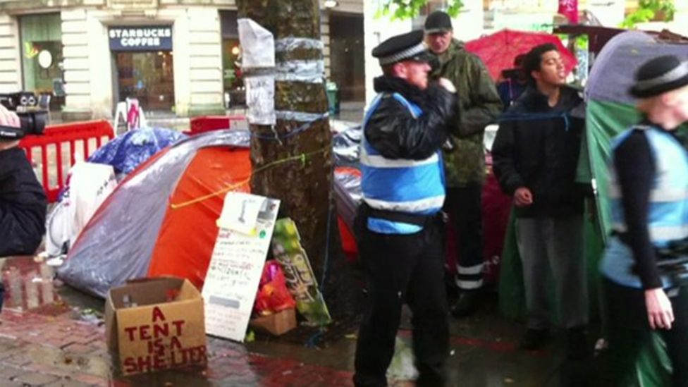 Manchester city centre homeless protesters moved on again - BBC News