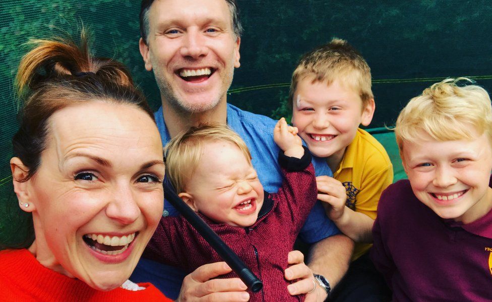 Ateb y Galw: Yr actores Catherine Ayers - BBC Cymru Fyw