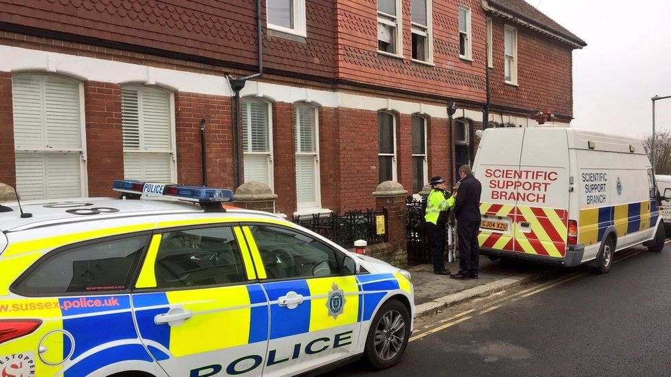 Man's body found after St Leonards house fire - BBC News