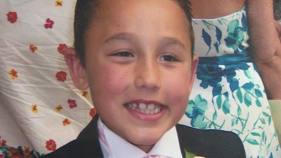 Jamie Leek holiday death: Boy's family 'feel cheated' - BBC News