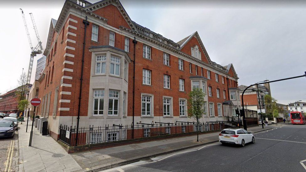 Investigation launched into 'segregated' London garden - BBC News
