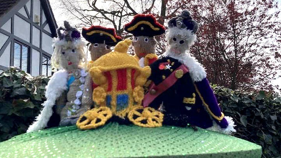 Coronation toppers crown Yorkshire and Lincolnshire post boxes - BBC News