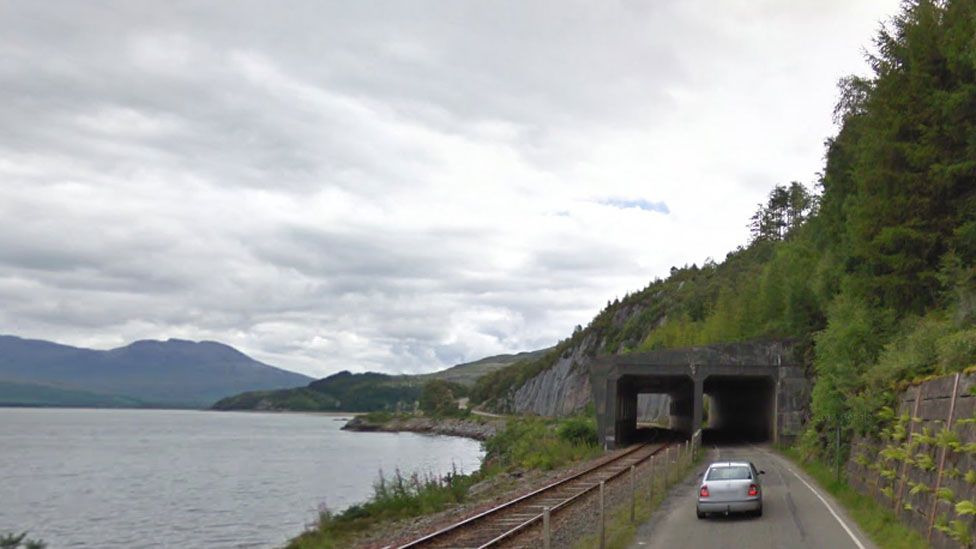Road-rail traffic set-up introduced at Stromeferry Bypass - BBC News