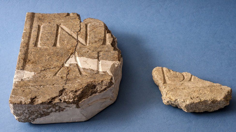 Silchester Roman sign pieced together after 2,000 years - BBC News