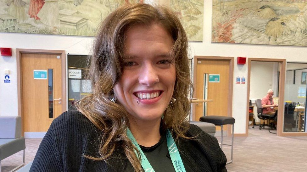 Y myfyrwyr sy’n newid y byd gemau i bobl anabl - BBC Cymru Fyw