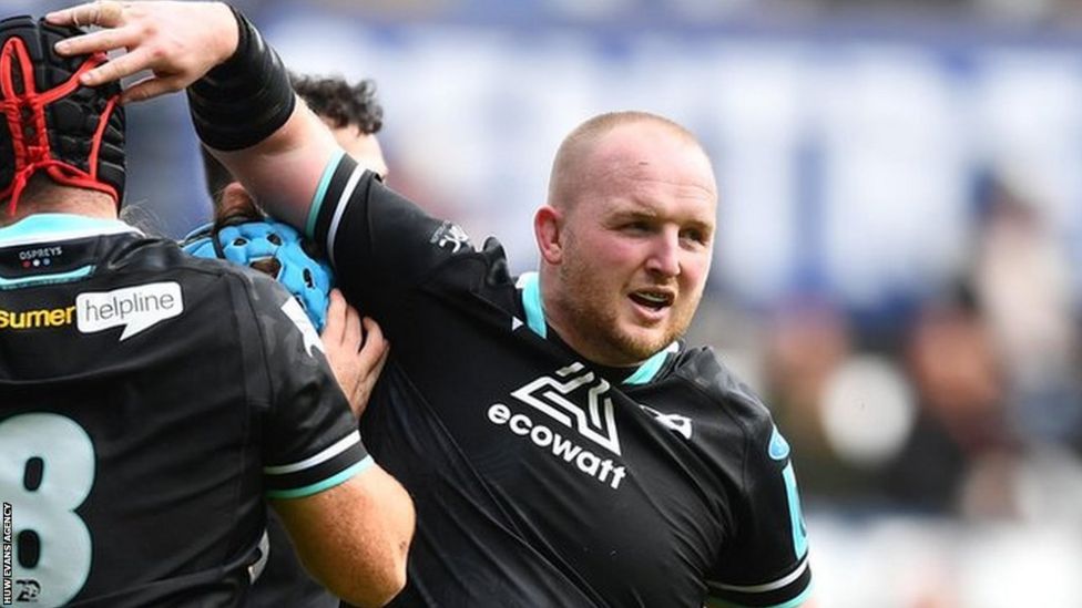 Ospreys: Ethan Lewis signs new deal with Welsh region as Munster's ...