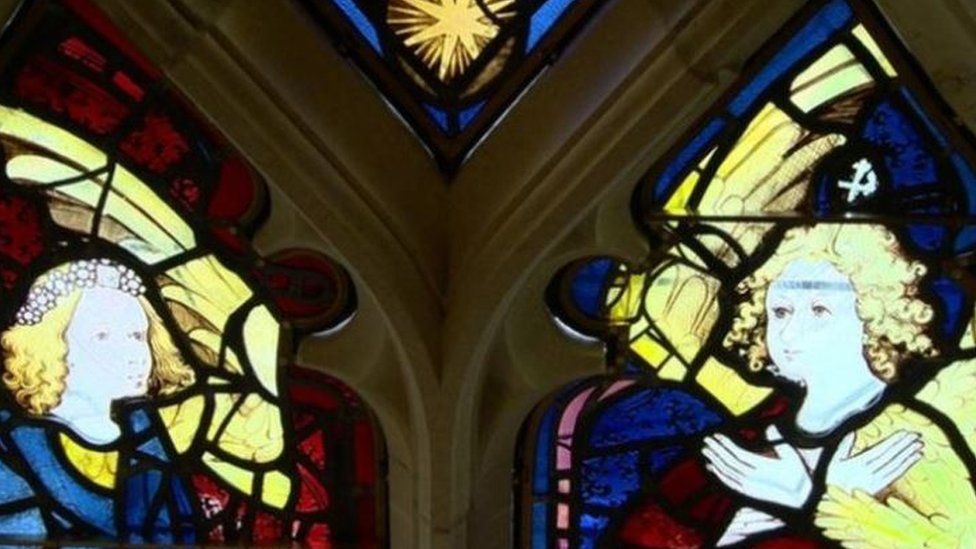 Great East Window at York Minster finally restored - BBC News