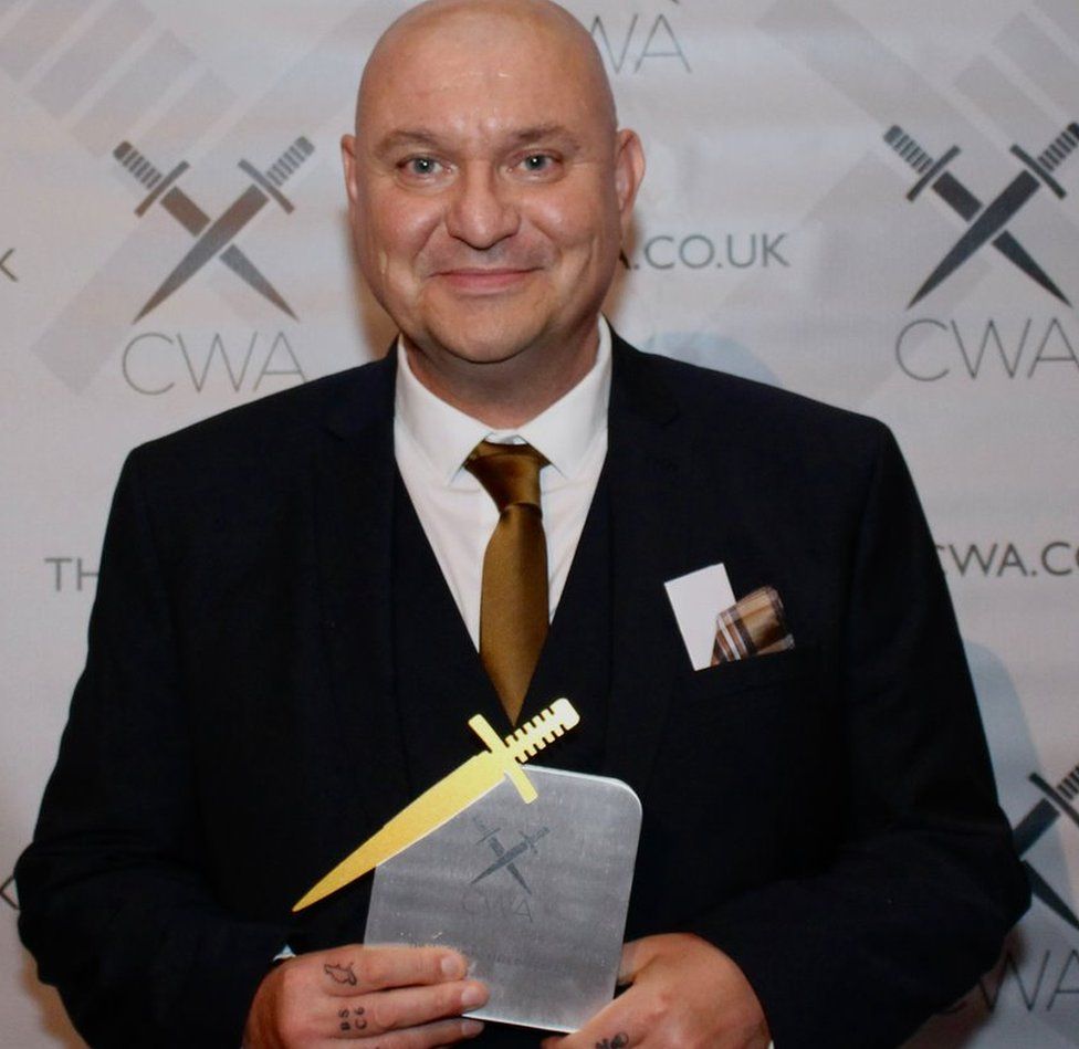 Mike Craven: Crime writer motivated by cancer survival - BBC News