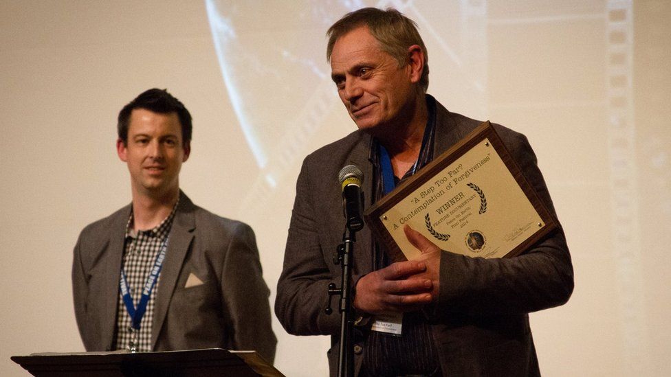 Portadown film-maker Paul Moorehead in White House screening - BBC News