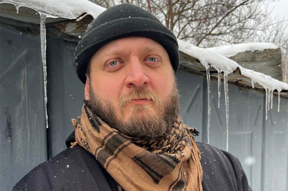 Ukraine war: On the front line of the battle for Kharkiv - BBC News