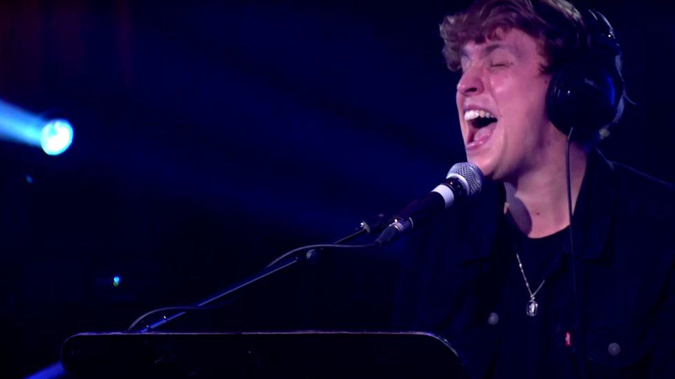 Rhodes interview: How I conquered my fear of singing in public - BBC News