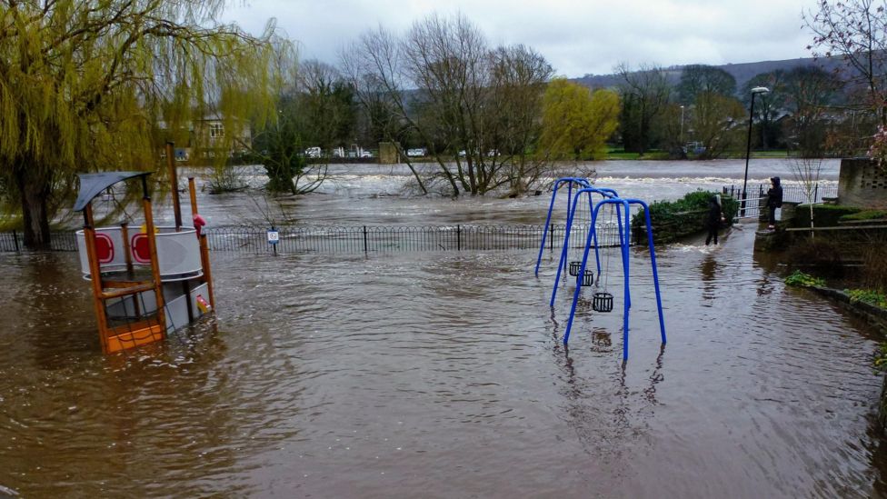 Floods batter the UK after heavy rainfall - BBC Newsround
