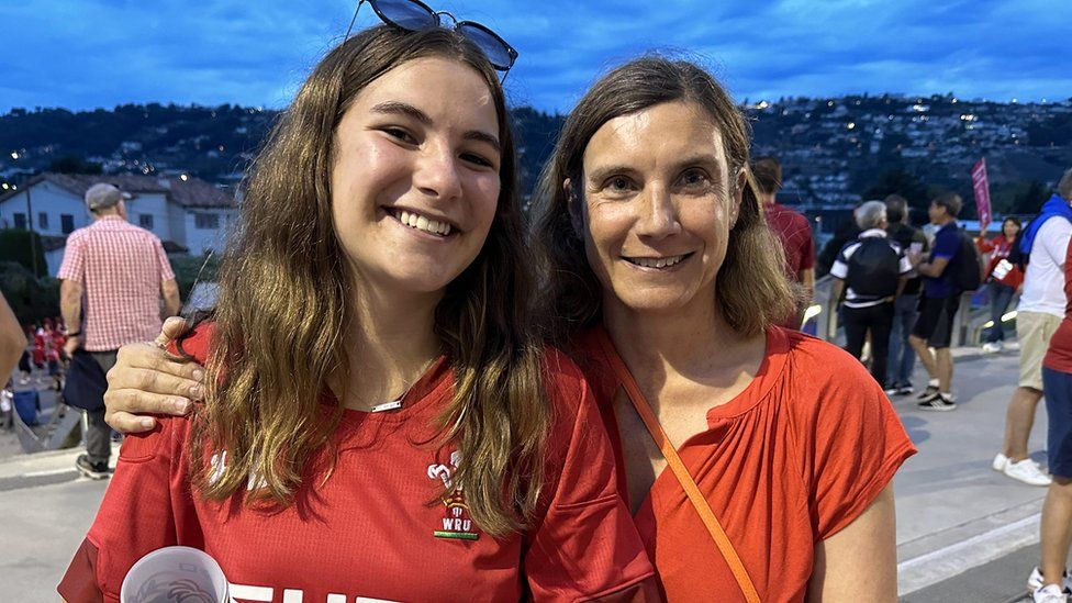Cwpan Rygbi'r Byd: Cymru'n trechu Portiwgal o 28 i 8 - BBC Cymru Fyw