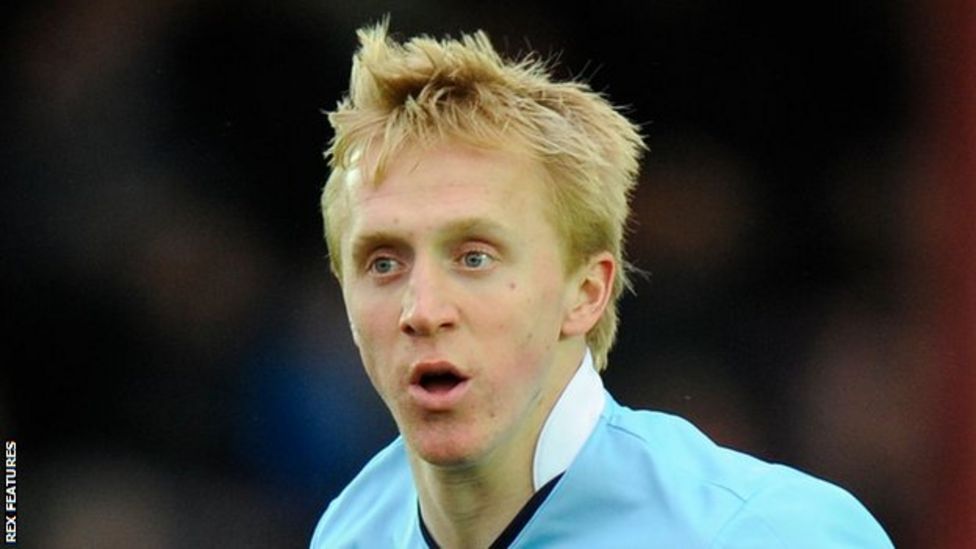 Mark Cullen: Blackpool striker joins Carlisle United on loan - BBC Sport