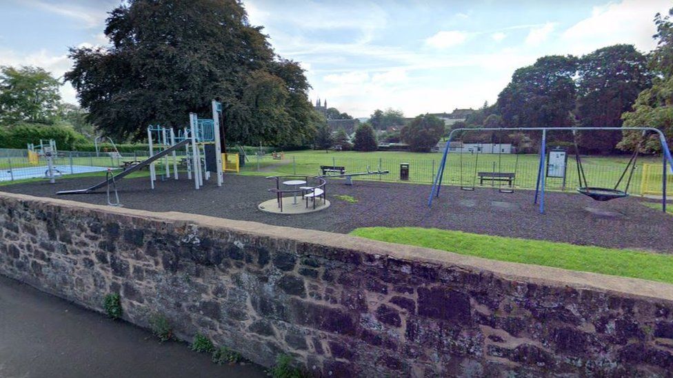 Man arrested over Crediton play park incident released on bail - BBC News
