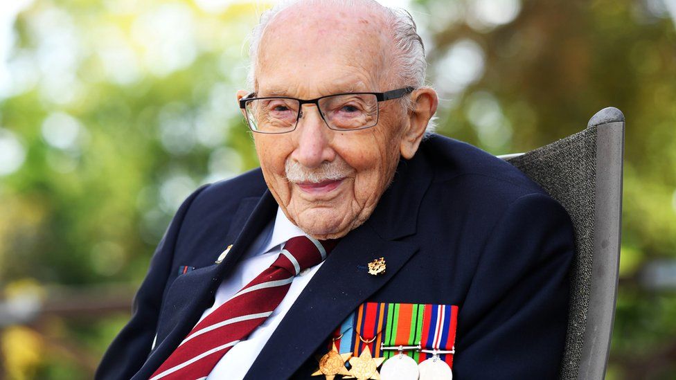 Captain Sir Tom Moore walking pledge to 'help lonely' - BBC News