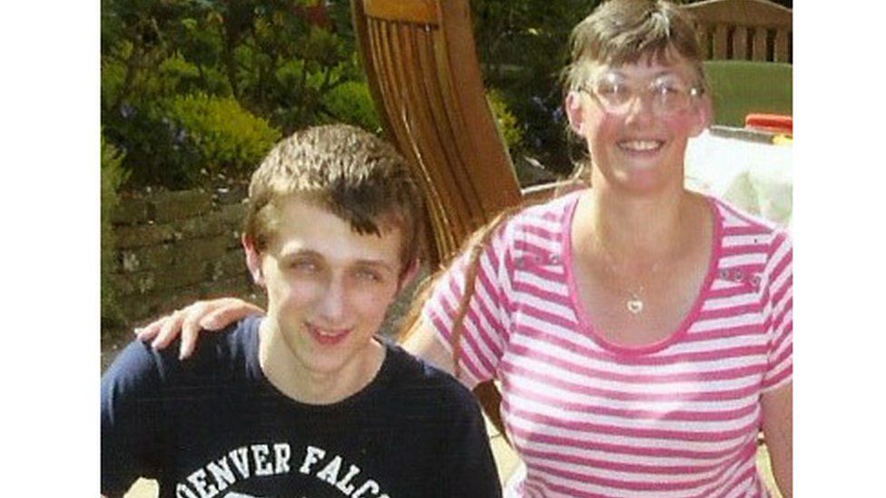 Mother of Trump suspect Michael Sandford to crowdfund case - BBC News