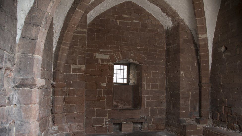 Chester Castle reopens after seven years - BBC News