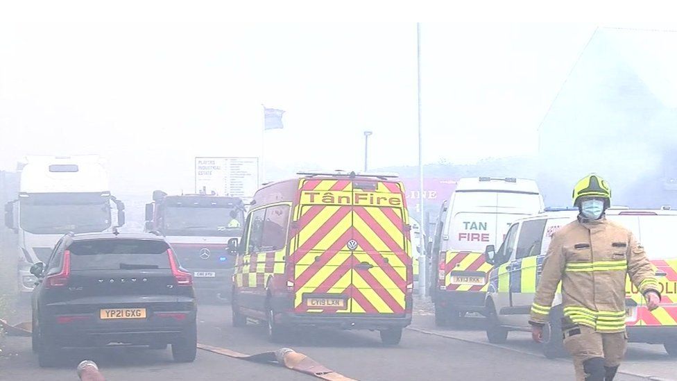Clydach fire: Crews spend 14 hours tackling blaze - BBC News