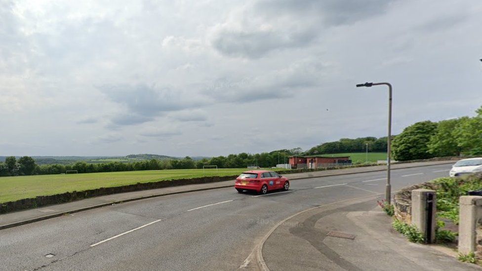 Man, 18, hurt after off-road bike crashes into wall in Barnsley - BBC News