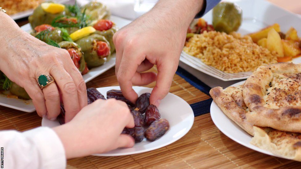 Ramadan: How to exercise, eat and sleep well while fasting - BBC Sport