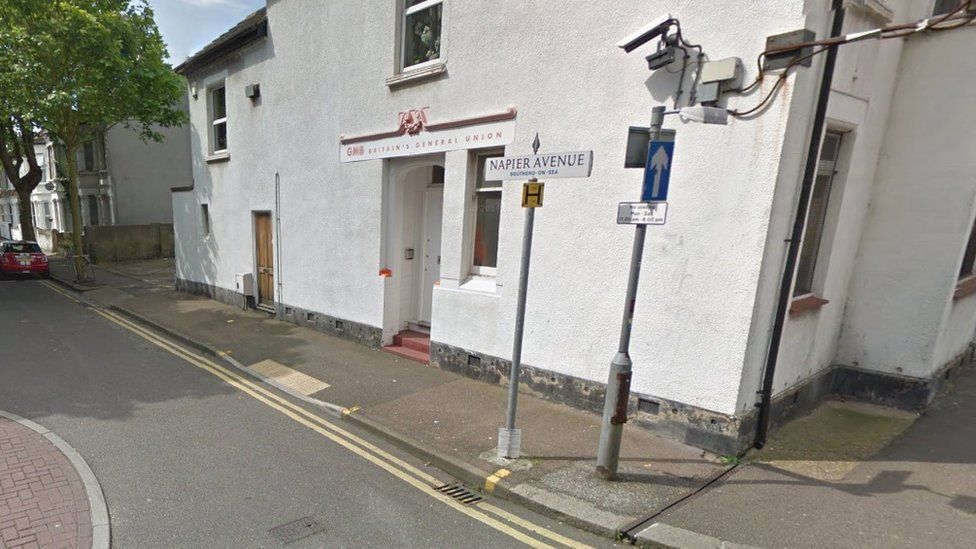 Nico Ramsay stabbing: Man sought over Southend death - BBC News