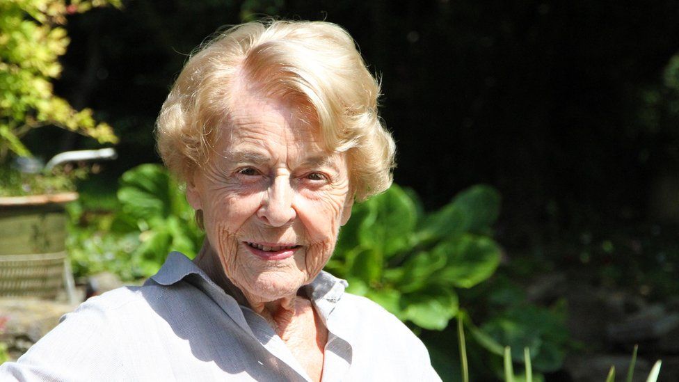 Teyrngedau i sylfaenydd Ty Hafan, Suzanne Goodall - BBC Cymru Fyw