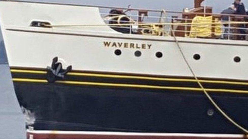 Clyde cruises cancelled after Waverley crashes into pier - BBC News