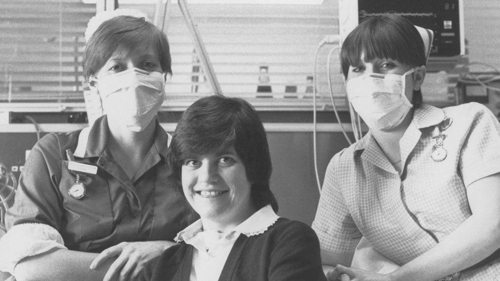 Royal Papworth Hospital marks lung-heart transplant milestone - BBC News