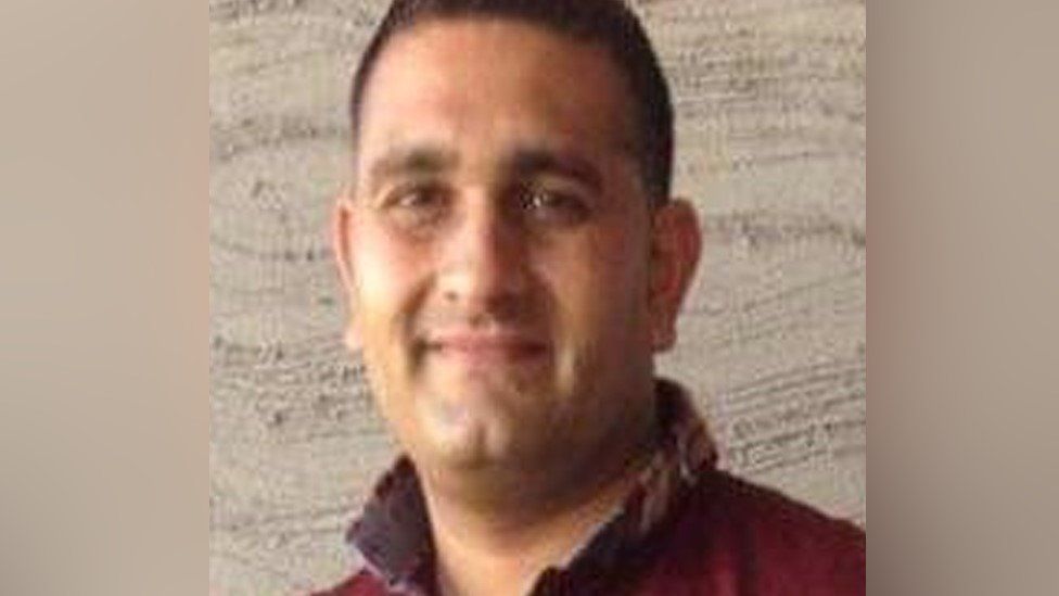 Two men jailed for murdering Rochdale taxi driver in burger row - BBC News