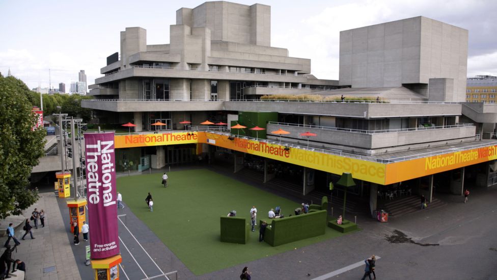 Arsenal FC: Artwork to adorn exterior of Emirates Stadium - BBC News