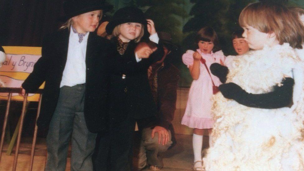 Ateb y Galw: Mared Rand Jones - BBC Cymru Fyw