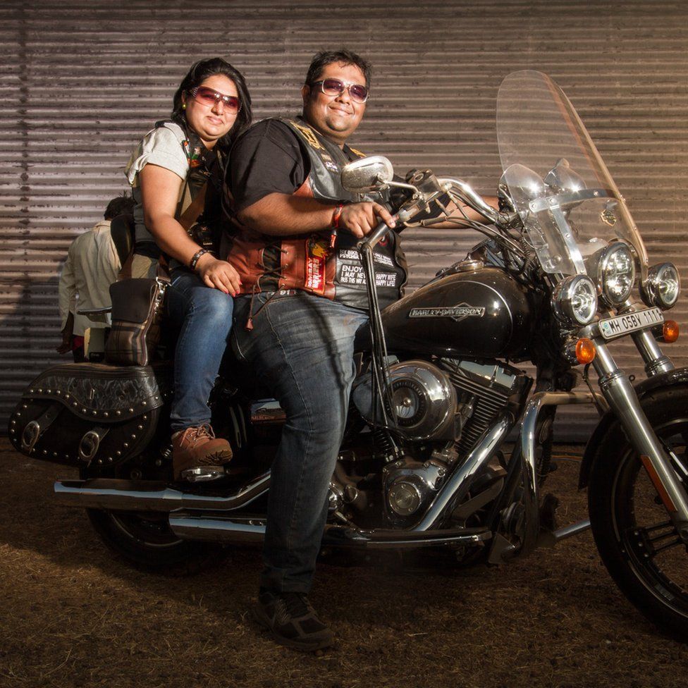 Motorcycle diaries: The new wave of Indian bikers - BBC News