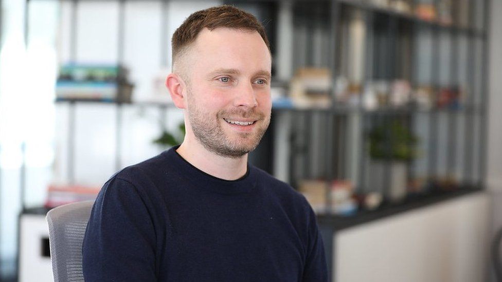 Ydy hi'n amser i Gymru gael tîm criced cenedlaethol? - BBC Cymru Fyw