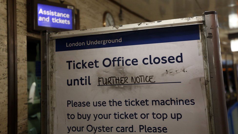 Southern railway unveils ticket office closure plan - BBC News