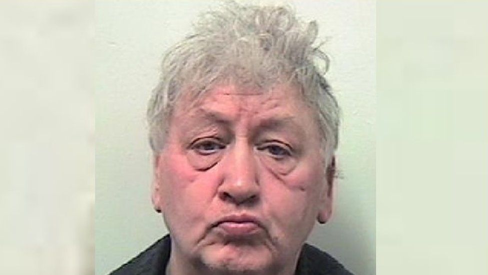 Police appeal over 'high-risk missing man' in Paisley - BBC News