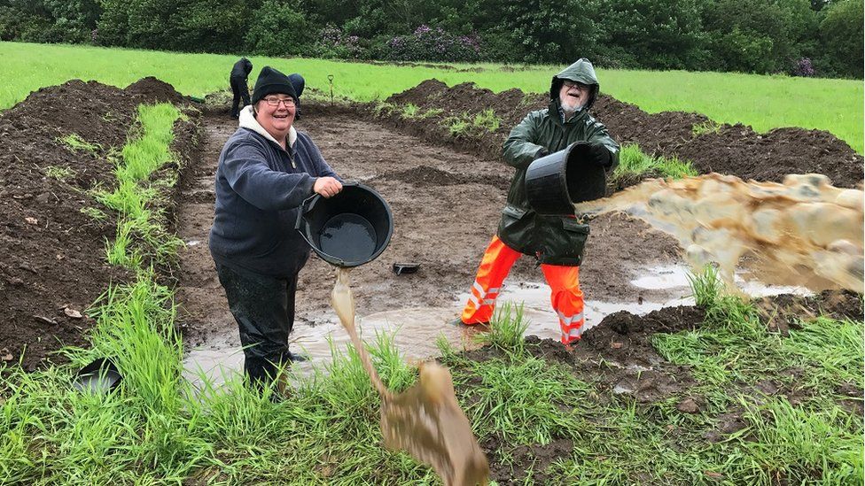 New archaeological dig at Aden Country Park - BBC News