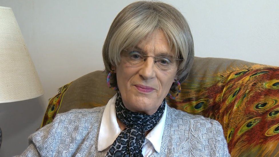 Life on an NHS transgender waiting list - BBC News