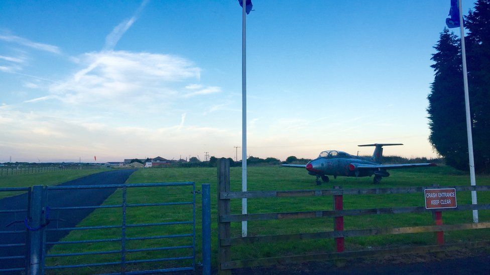 Breighton airfield helicopter crash: Investigation under way - BBC News