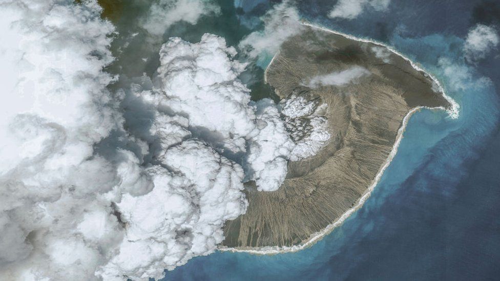 Tonga Volcano: Survey maps area since January eruption - BBC Newsround