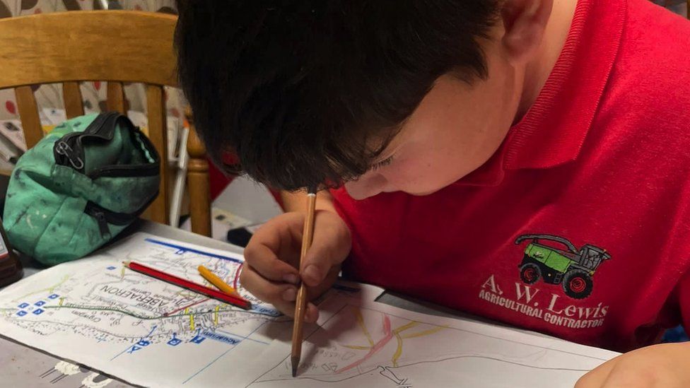 Hanner Tymor Tomos Bwlch - BBC Cymru Fyw